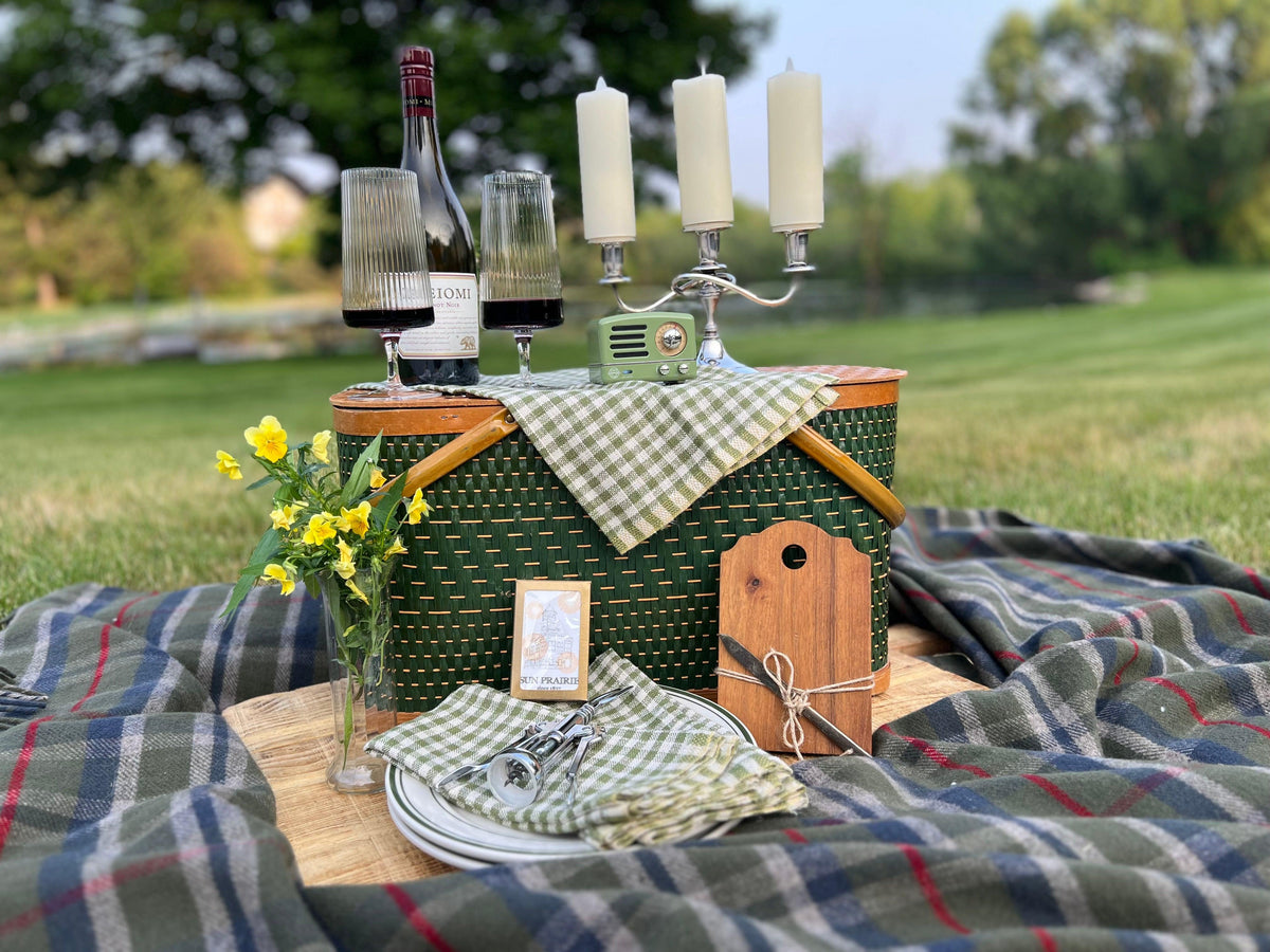Building the Ultimate Picnic Basket this Summer – Nest Interior Design